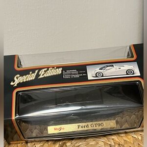 maisto | Accessories | Maisto Special Edition Ford Gt9 Diecast Vehicle ...